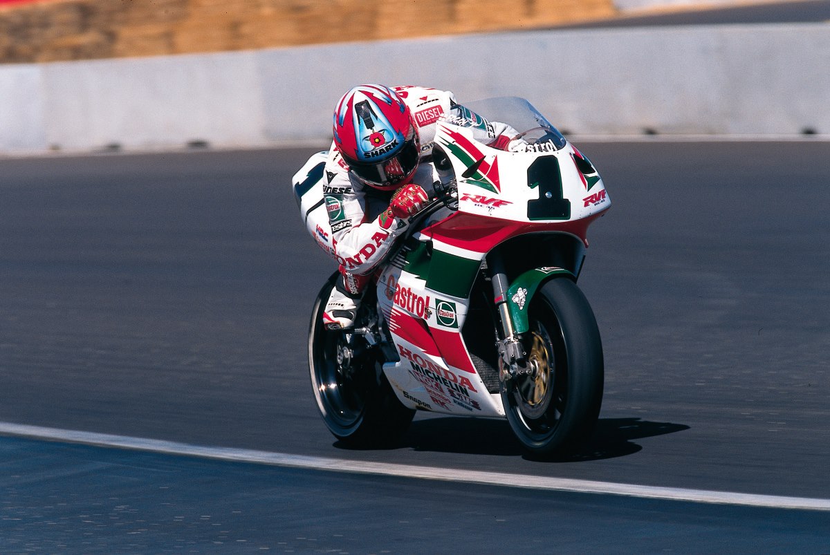 Racing Cafè: Photo #659 - Carl Fogarty 1996