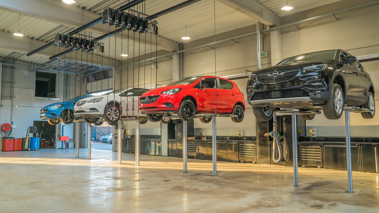 De gloednieuwe Opel garage Willems in Bergen uitgerust door TAE ! | TAE ...