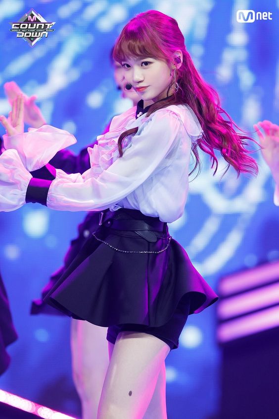 IZ*ONE Stage Fashion. - Here Comes The Moon