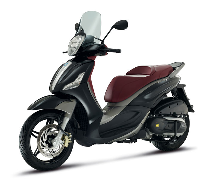 2012 Piaggio Beverly Sport Touring 350cc - Motorbike Reviews