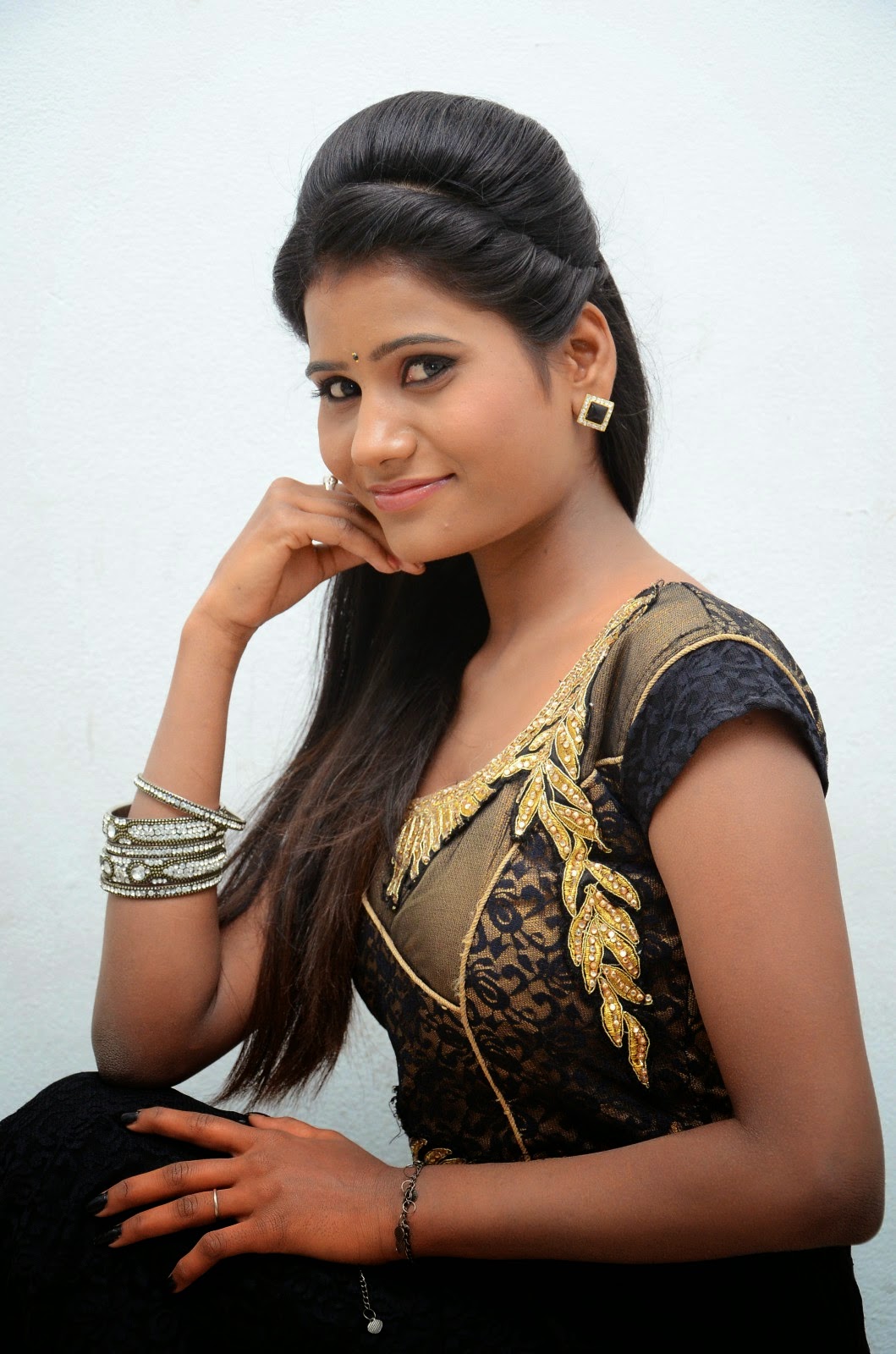 Actress Neethu Latest Hot&Spicy Images HD - IMAGES