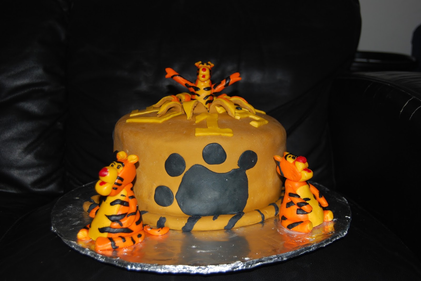 mom-lilly: Tigger Cake