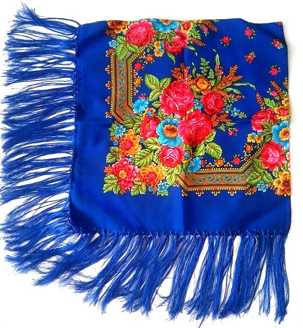 Noi modele de esarfe rusesti, din casmir