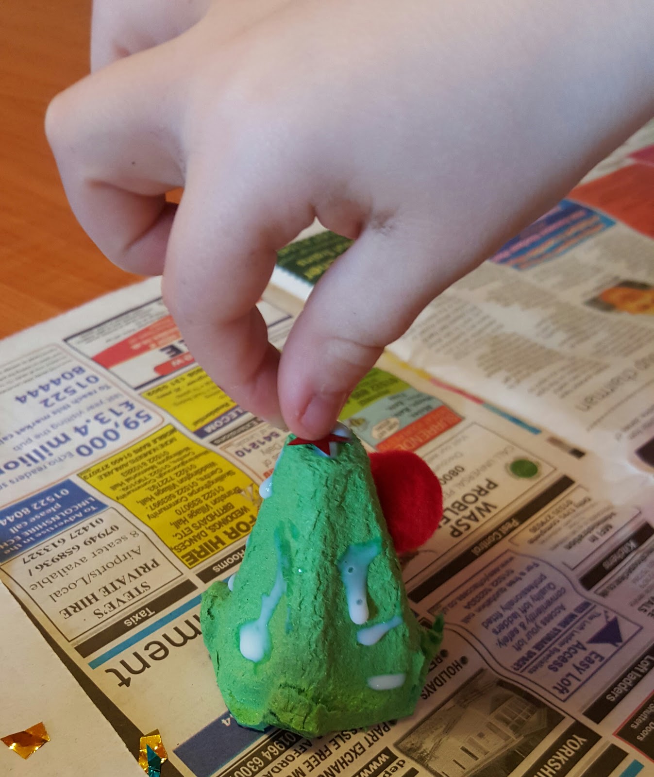 Craft tutorial - Egg box Christmas trees - Stacey in the Sticks