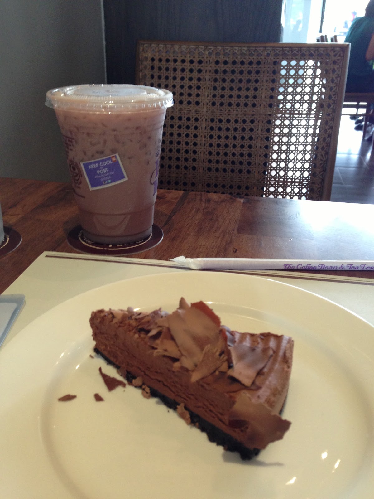 Regin's Realm: Cake and latte