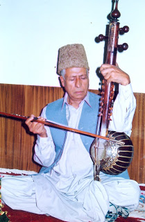 INSTRUMUNDO Instrumentos Musicales: Saaz-i-Kashmir, Kashmiri Saz, Saz ...