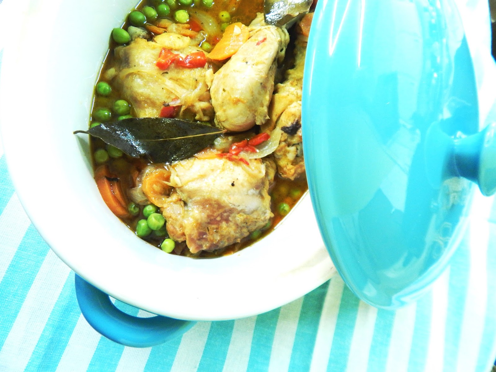 Cocina Chilena . Recetas Caseras: Pollo Arvejado