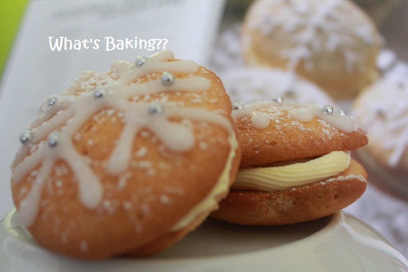 What's Baking??: Snowflake Christmas Whoopie Pies