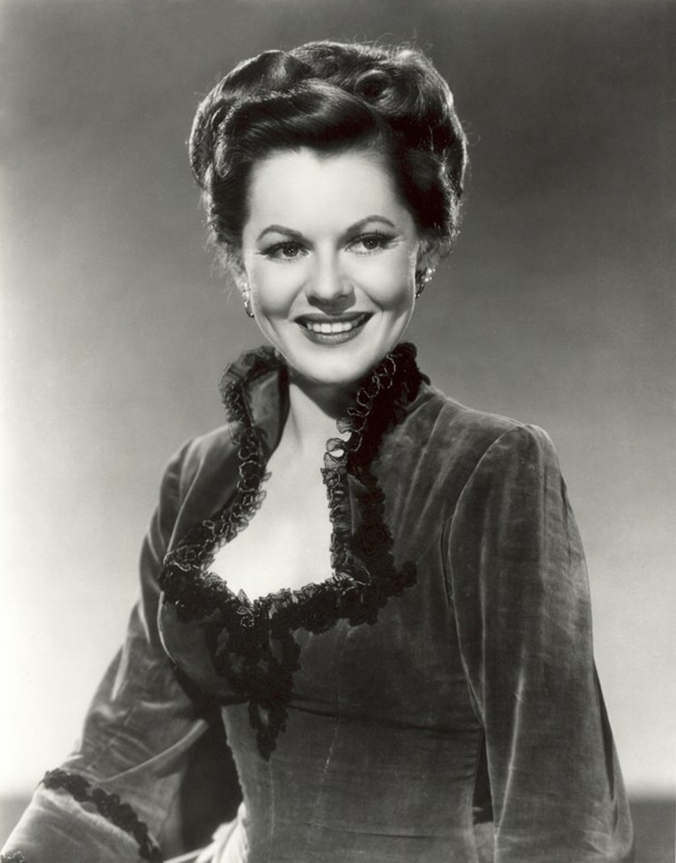 A Slice of Cheesecake – Adrian Booth (aka Lorna Gray) – Idol Features