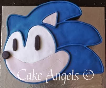 Cake Angels: Super Sonic the Hedgehog Cake