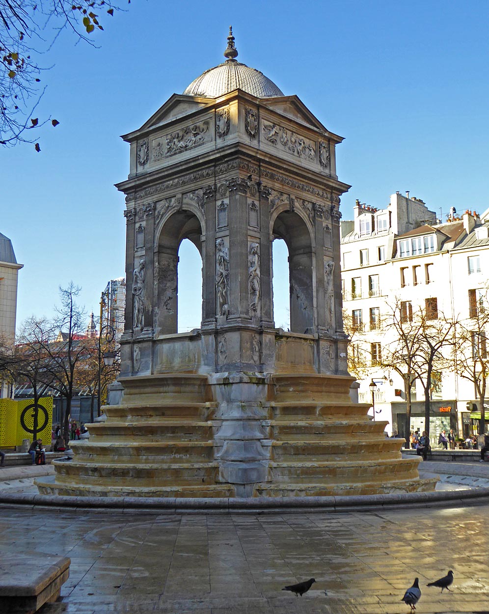 Living the life in Saint-Aignan: La Fontaine des Innocents at Les Halles