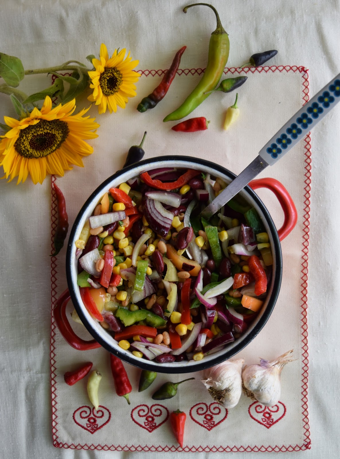 Hrana i veselje : Aj bok ljeto! / Šarena grah salata