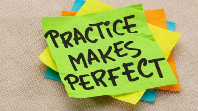 English Outside the Classroom: Presente Simple: Practice time!