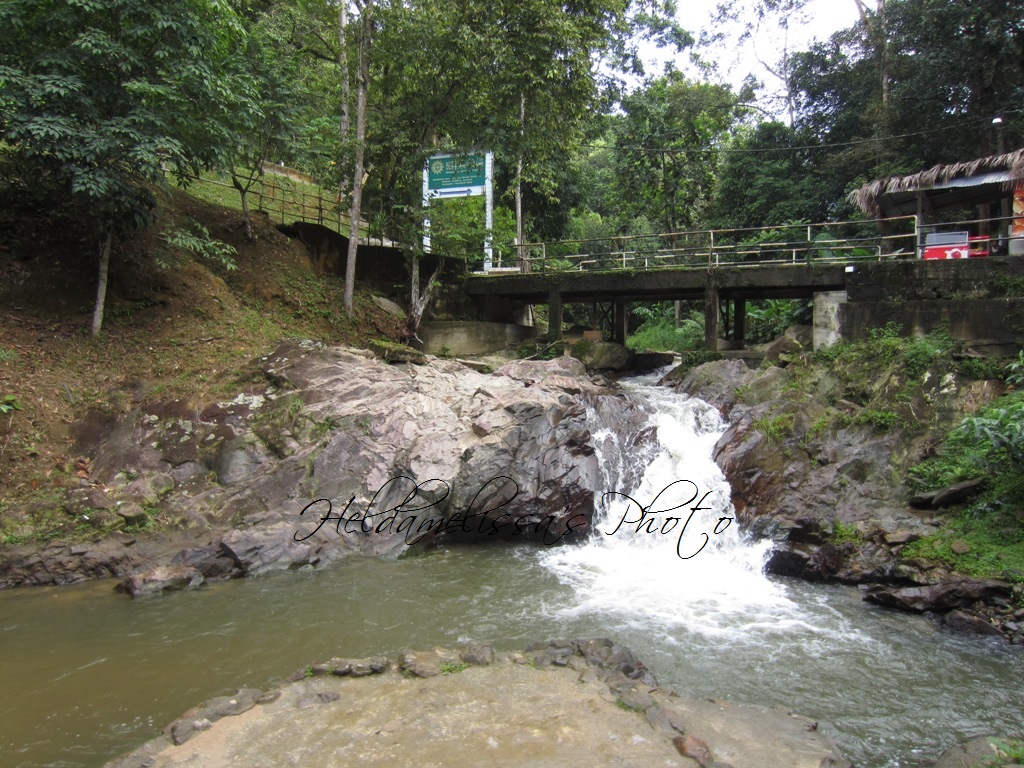 Di Sini Cinta Ku Bermula ...: :: Orchard Trip @ Mini Jeram Kampung ...