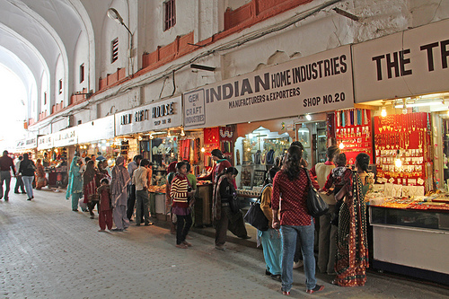 India - a Tourists paradise: Knowing Meena Bazaar