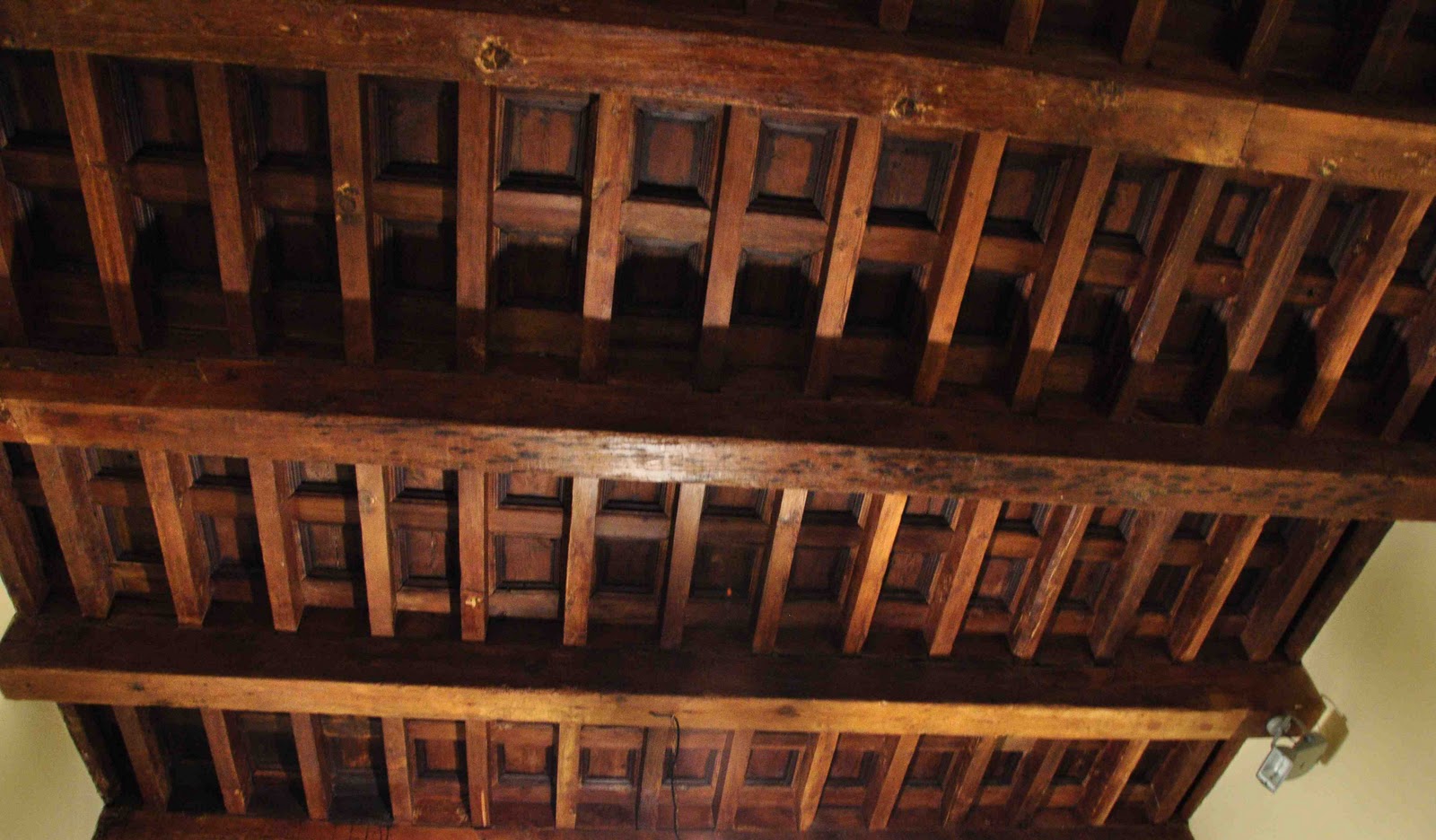 Alfiz. Elementos arquitectónicos y decorativos en Cáceres: Alfarje