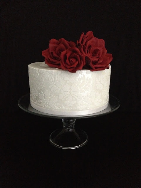 Eileen Fry Cakes: Damask and Red Sugar Roses Cake