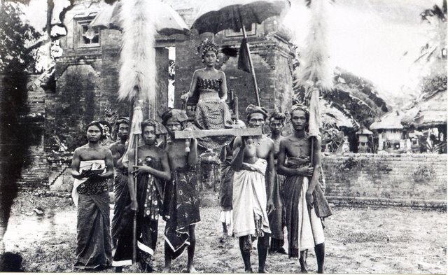 old bali photos: Putri Raja