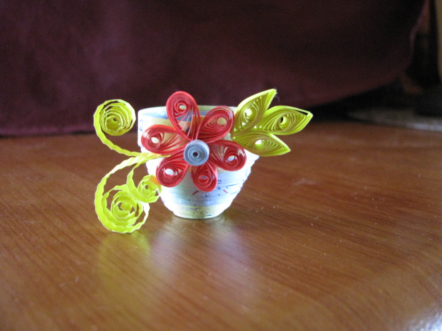 Quill and Punch Works: MY FIRST 3D QUILLING