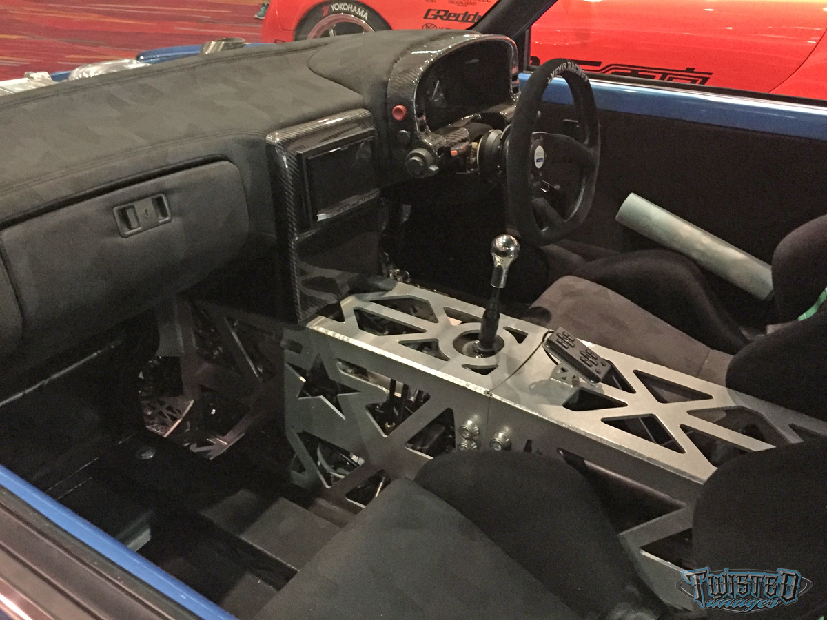 This truck was the star of the show for me. Beautiful metal work ...