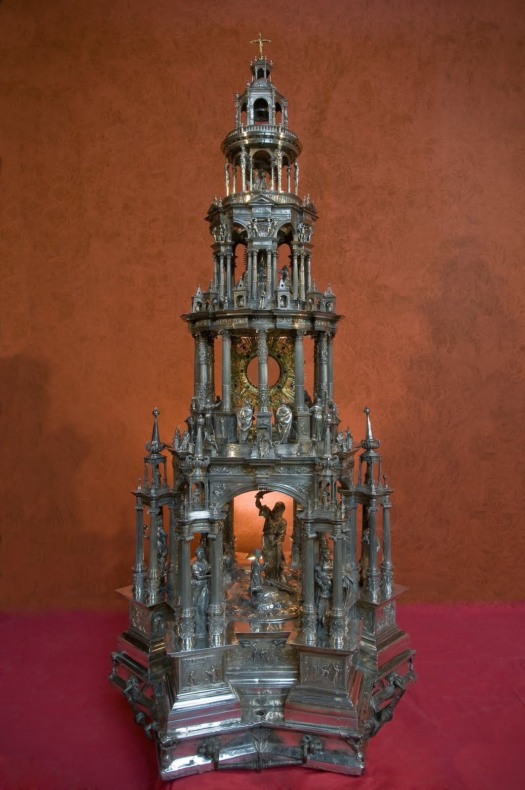 Restauracion integral de la Custodia Procesional de Juan de Arfe, año ...