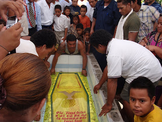 Mike and Linda: Samoan Funeral