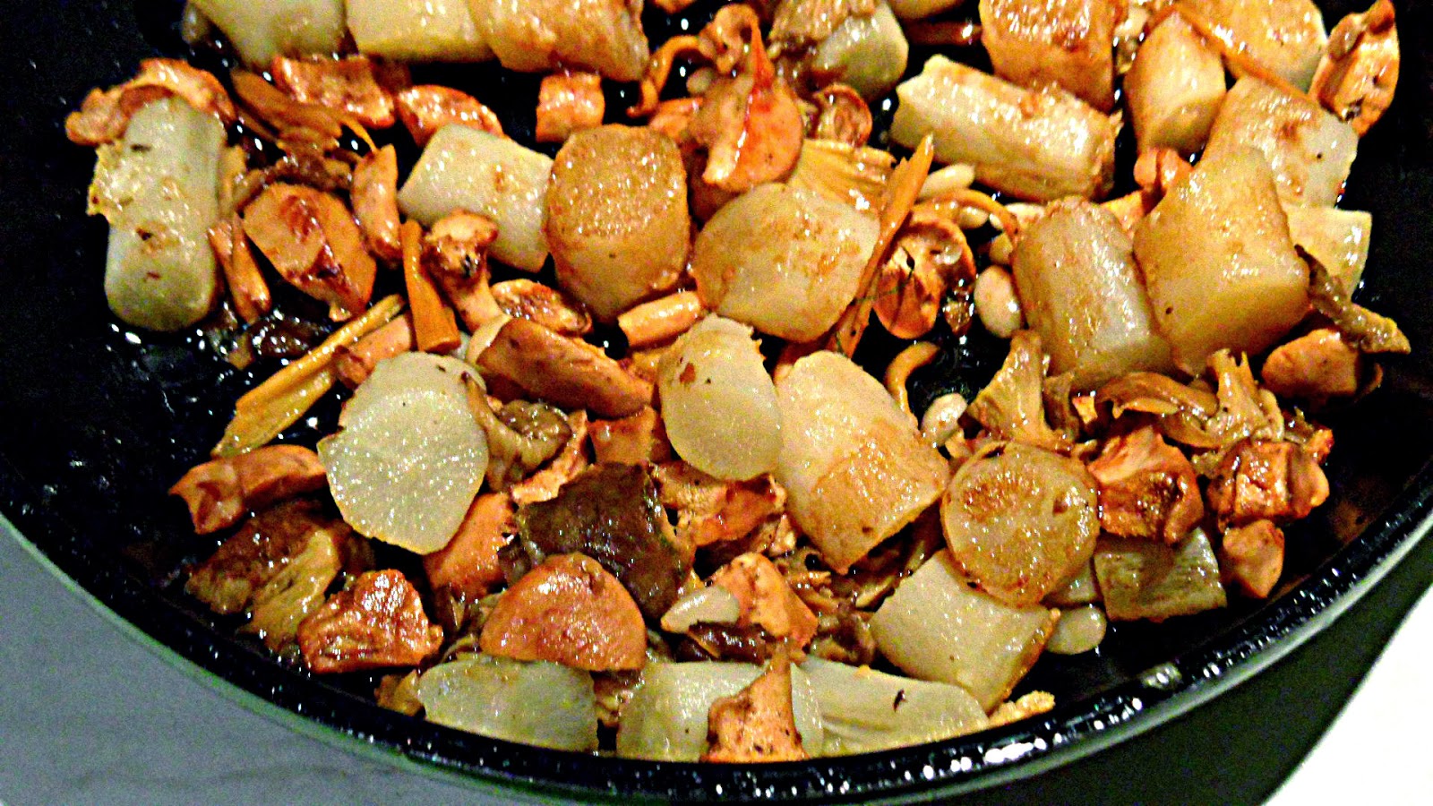 Chez Maximka: Black salsify and wild mushrooms warm salad