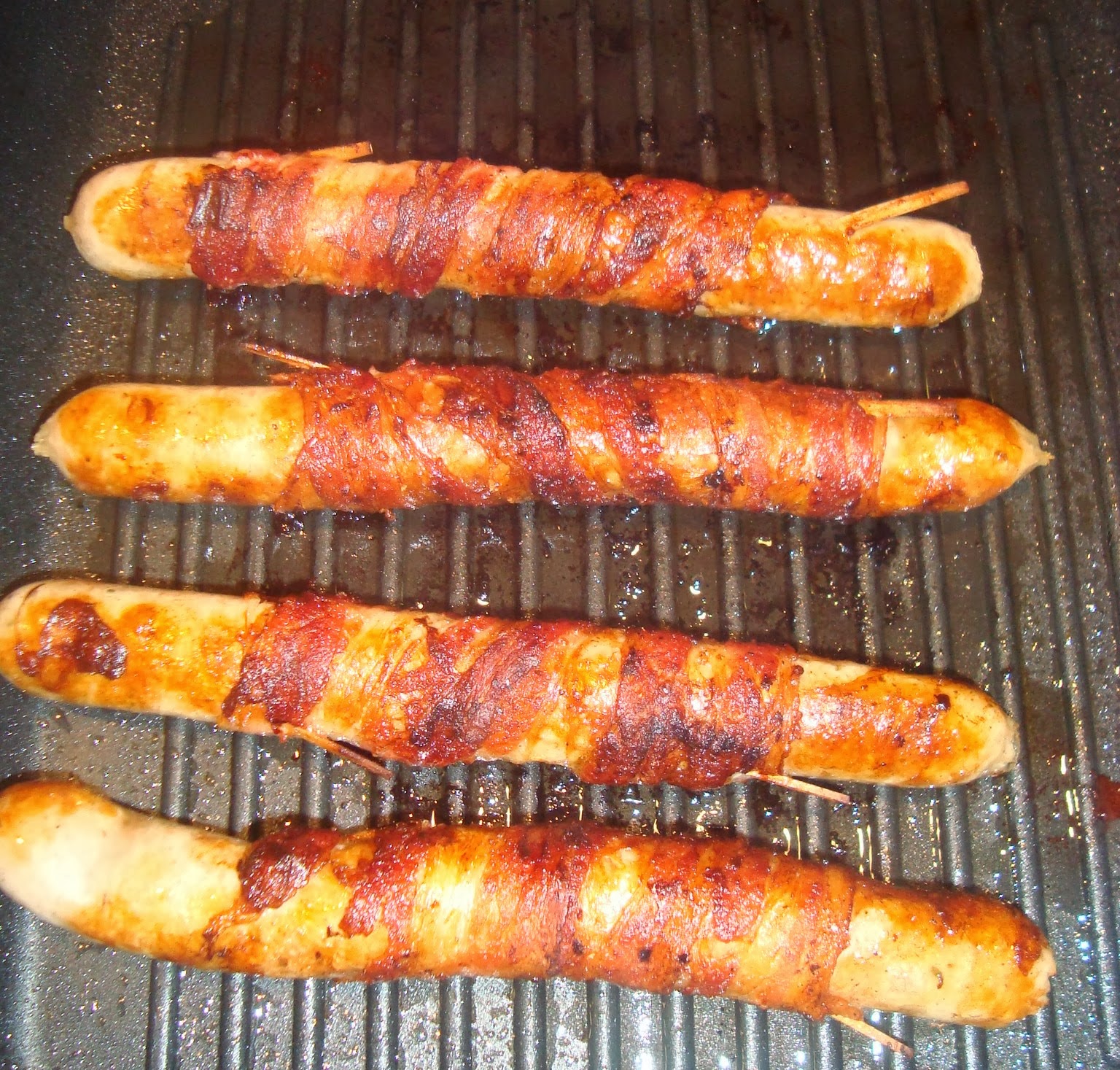 Hodari eli kuuma koira, ideoita lastenjuhliin — Peggyn pieni punainen ...