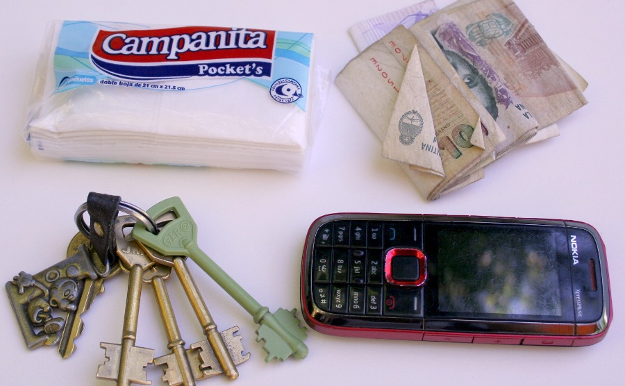 mambobilia: DESAFÍO: QUÉ LLEVAS EN TU CARTERA?