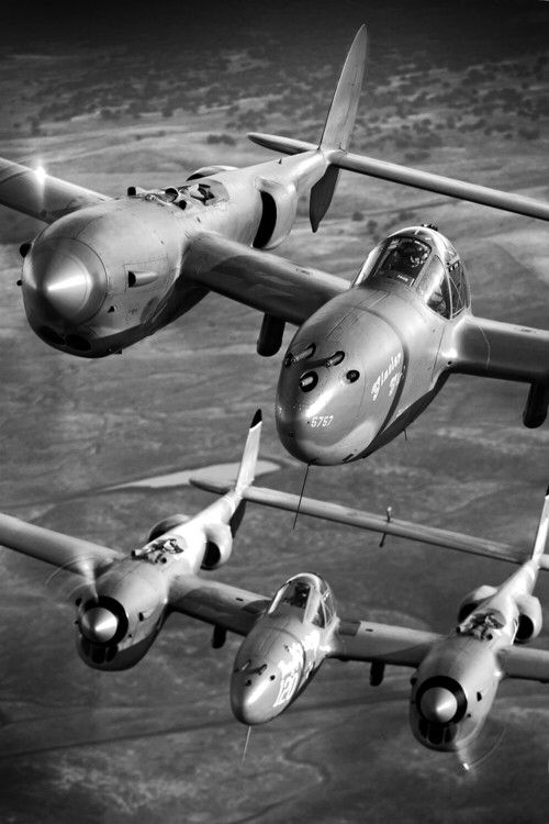 World War II in Pictures: P-38 Lightning: Fork-Tailed Devil
