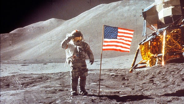 Reveja belas imagens Históricas do homem na Lua