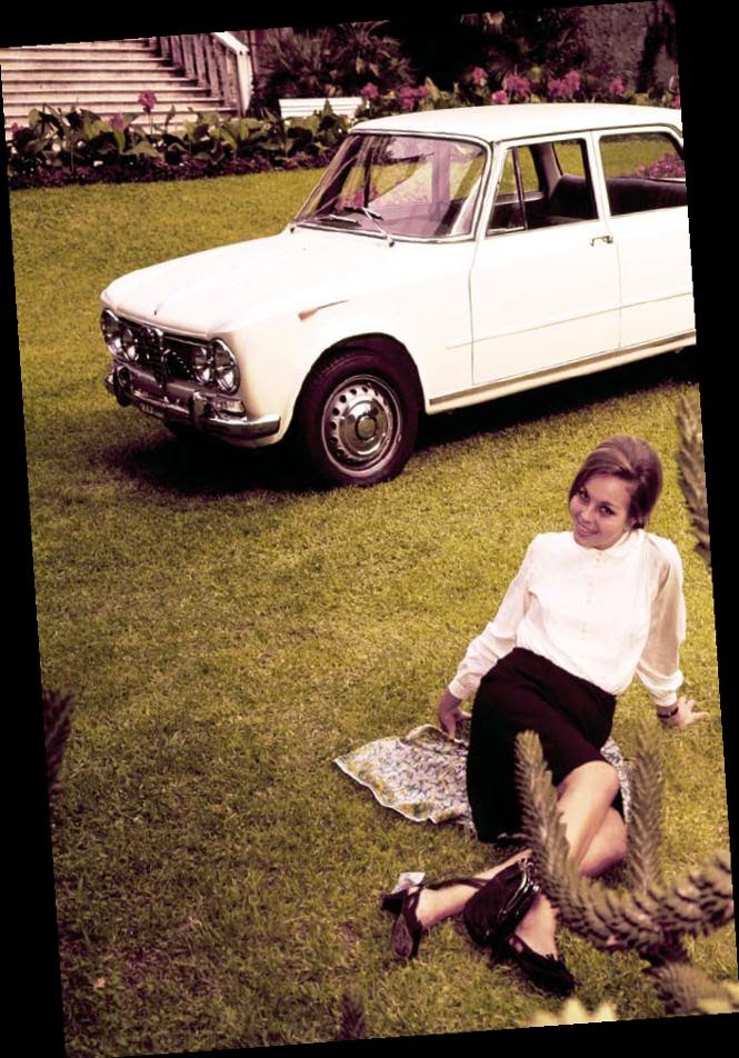 Foto d'epoca: la modella e la Giulia