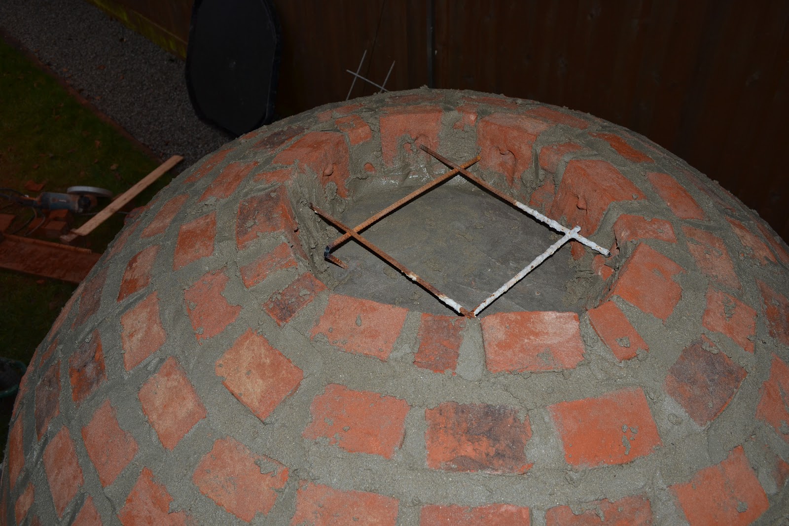 Mikes brick pizza oven: My oven build