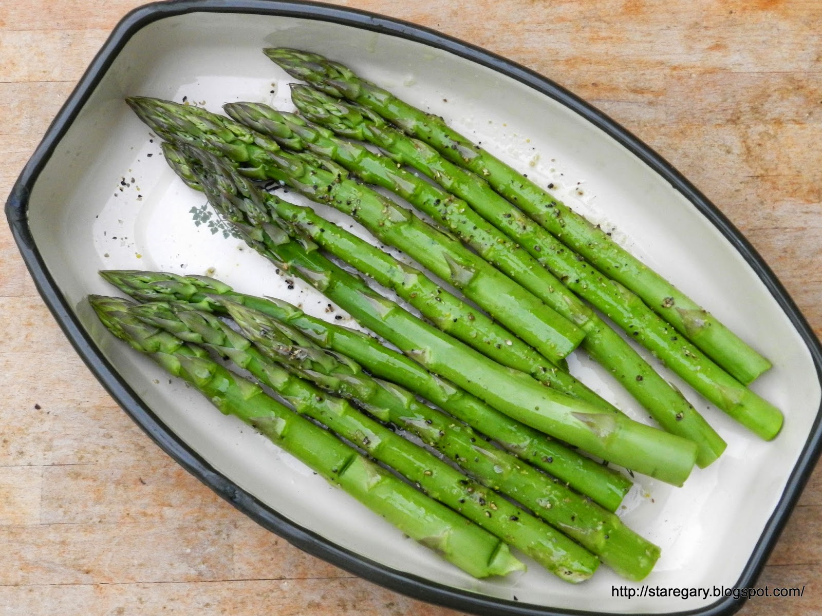 Zielone szparagi pieczone w piekarniku | Stare Gary
