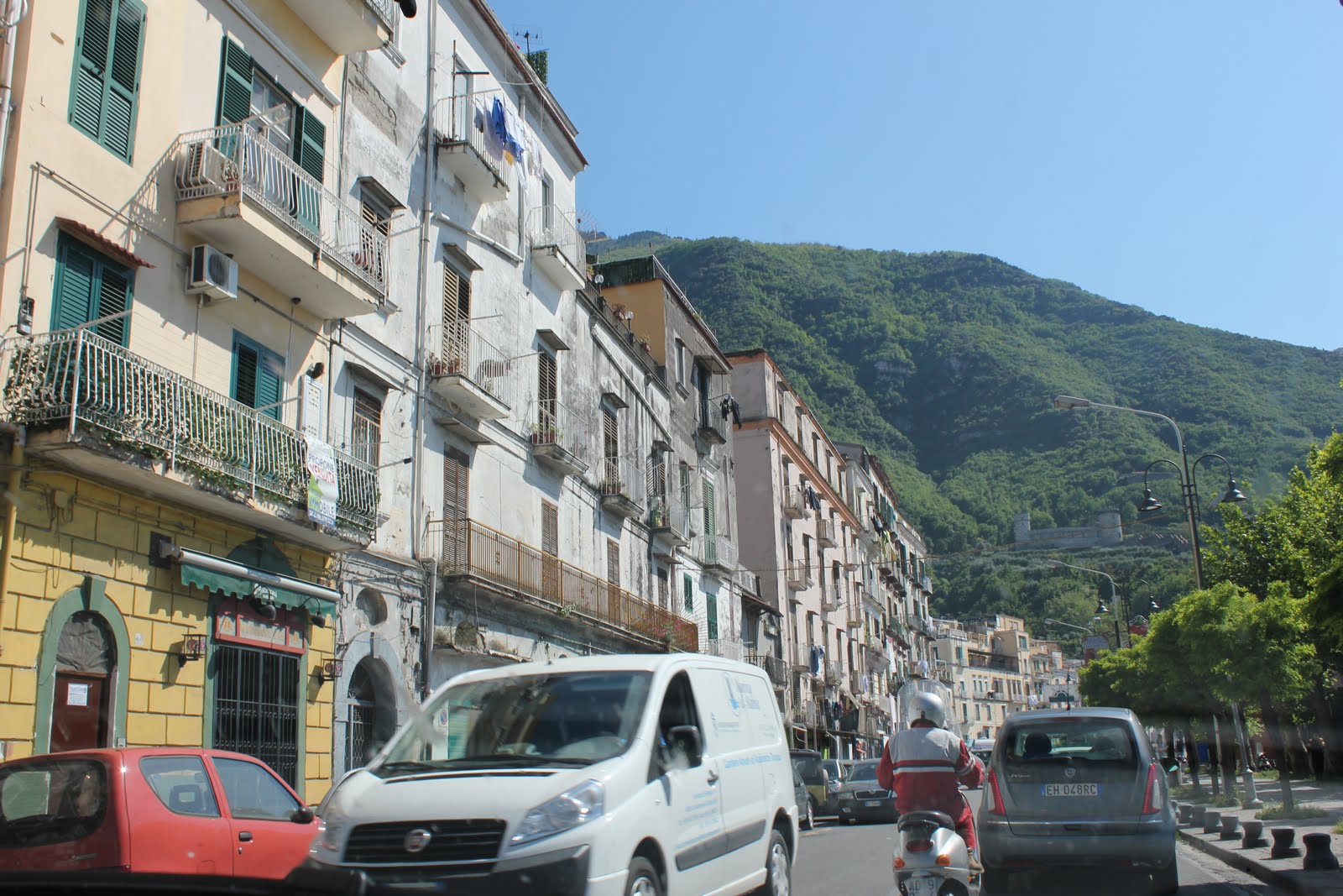MELANCHOLY WATERS: NAPLES TRASH STRIKE