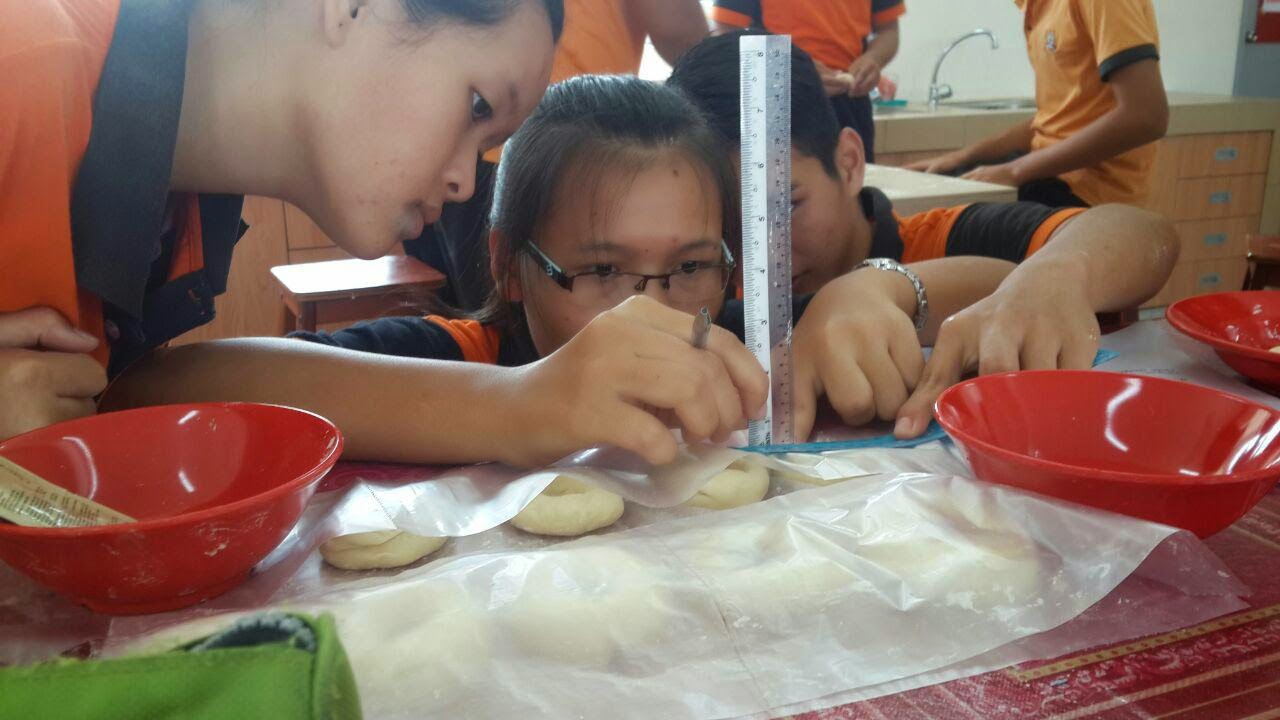 Eksperimen Mengkaji Kesan Yis Dalam Pembuatan Roti