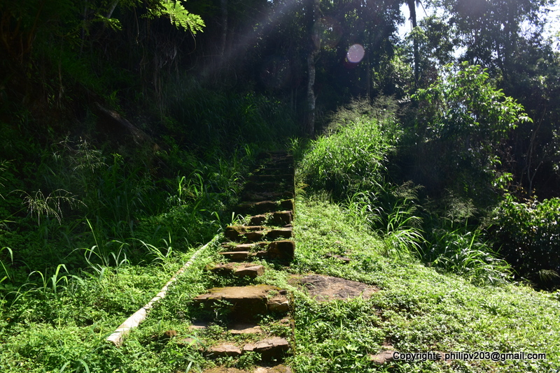philipveerasingam: At Watagoda Len Vihara near the ancient wooden ...