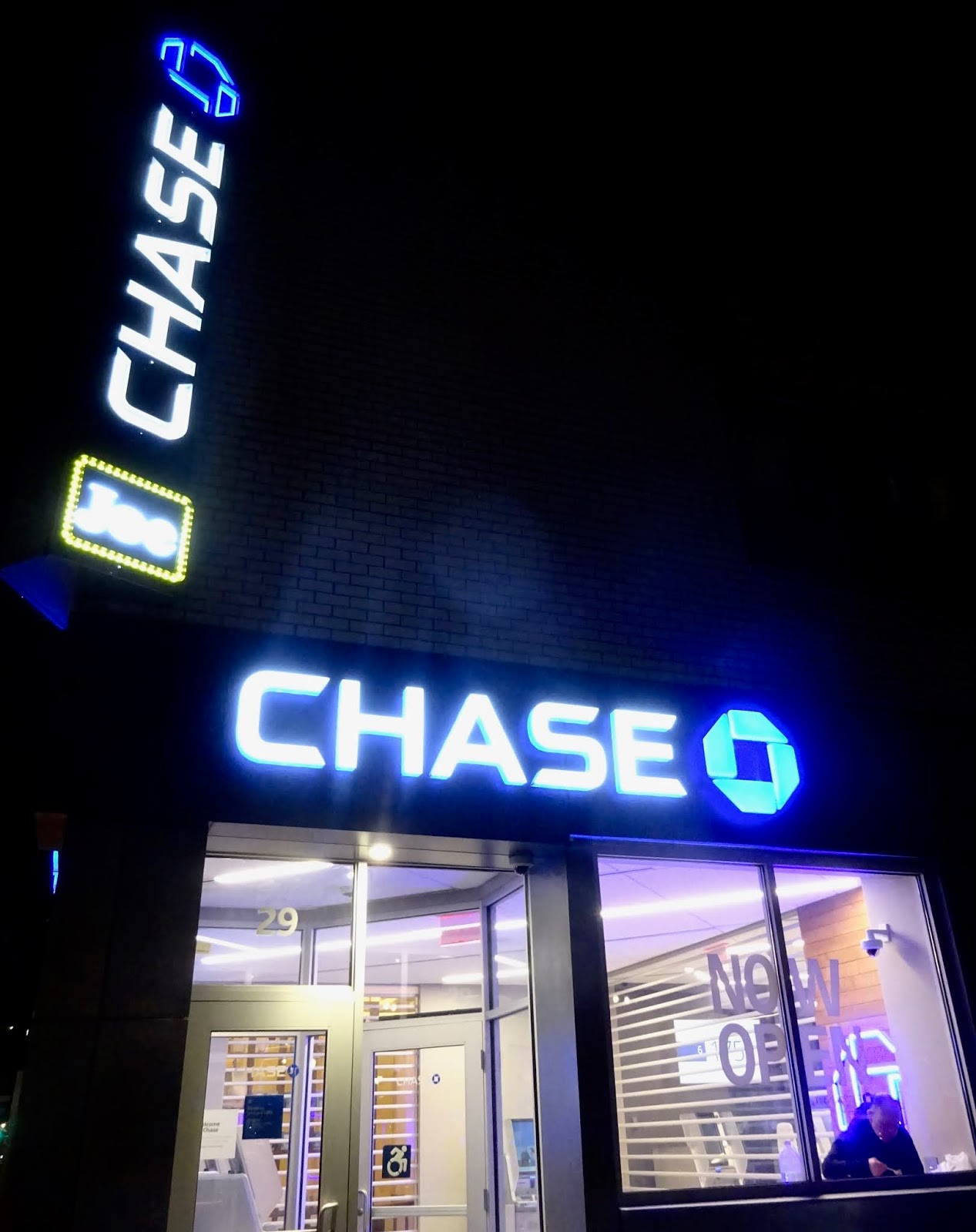 Jeremiah's Vanishing New York: Chase Sign