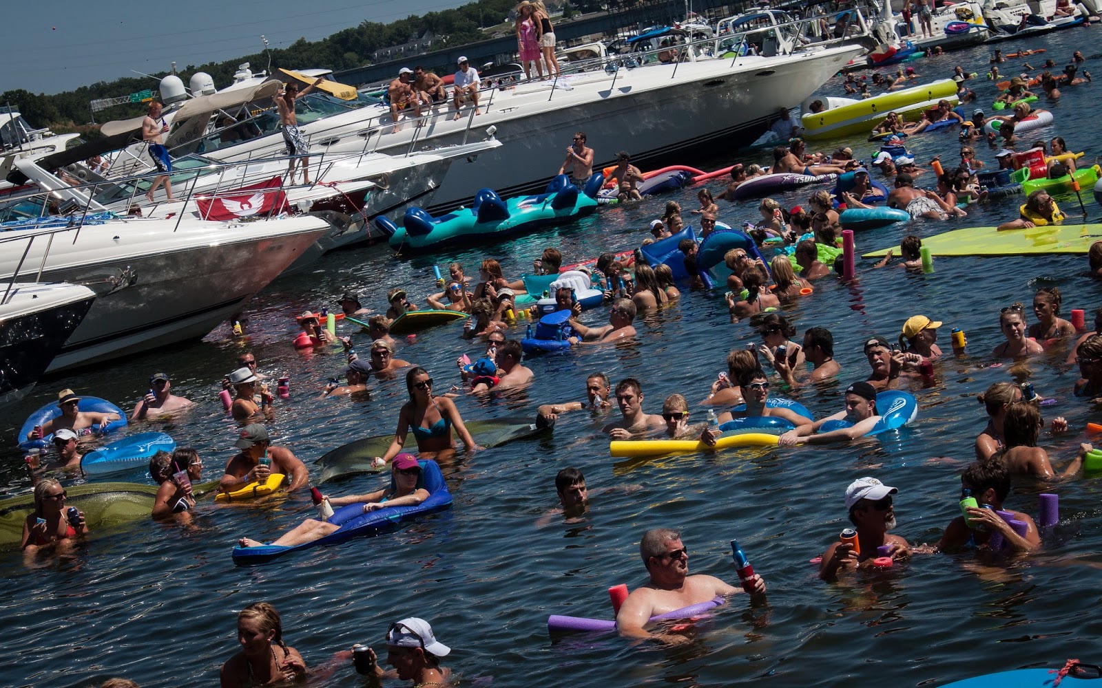 5 Reasons To Live At The Lake Year Round