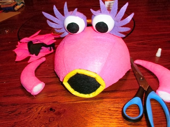 Beyond the Fringe Crafts: Manamanah and the Snowths!