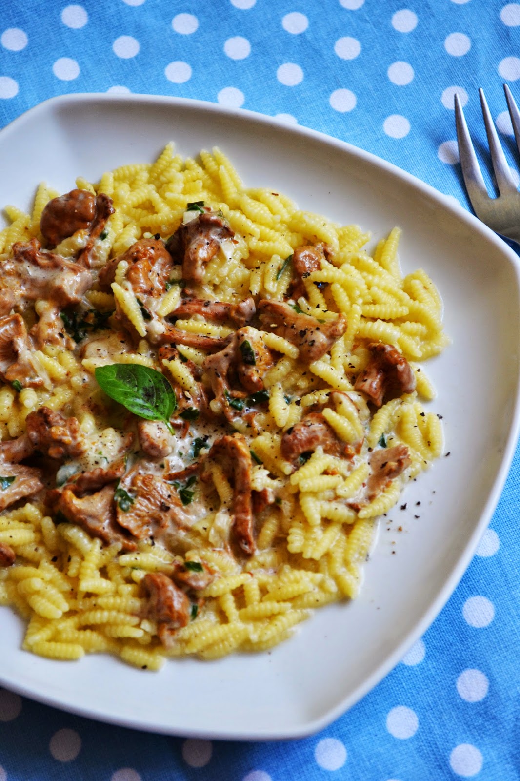 Galbiori cu smantana si busuioc - Bucătăria Urecheatei