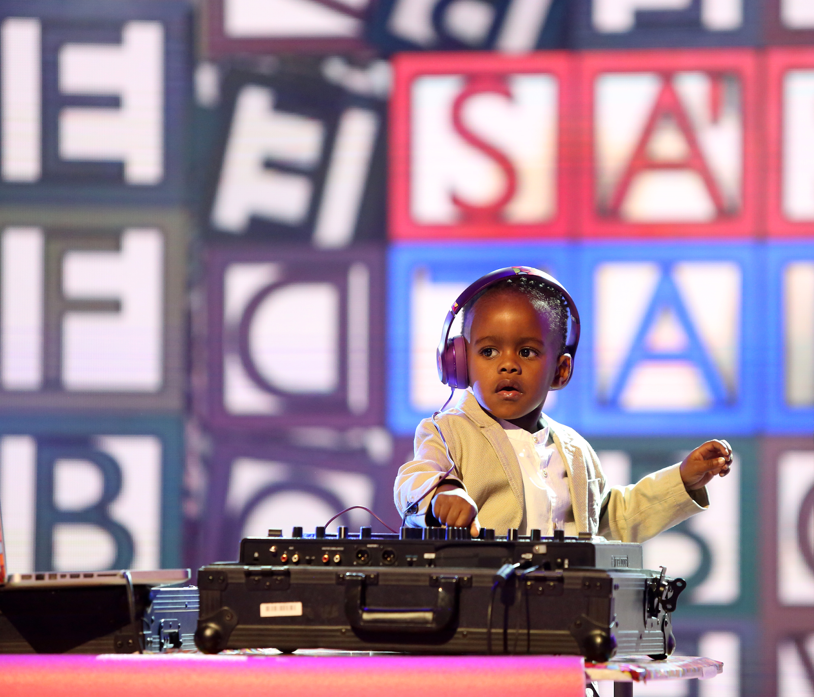 TV with Thinus: Controversy erupts over e.tv's latest 3-year old SA's ...