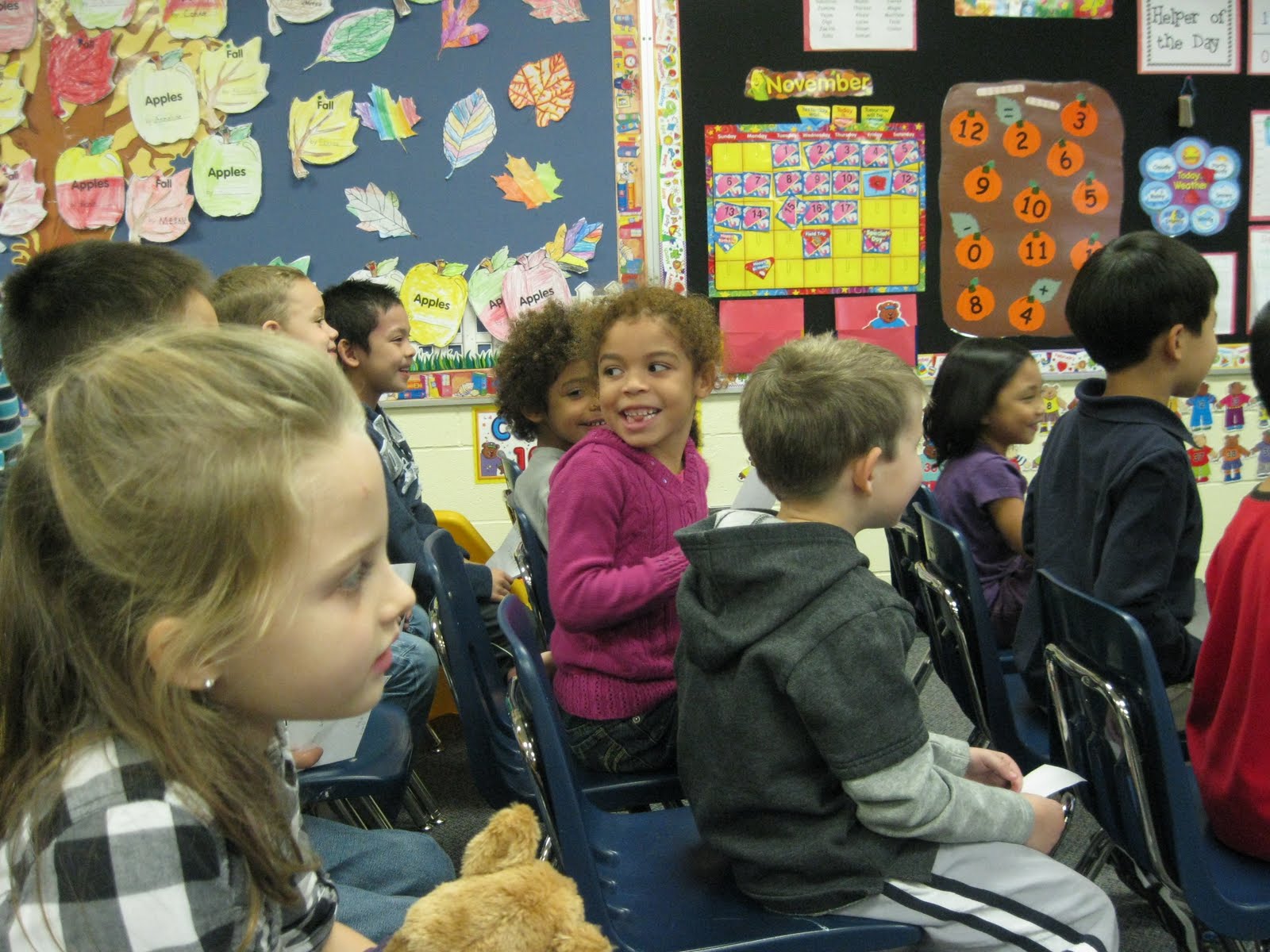 Grade 1 Surrey Christian School: Grade 1M Puppet Show - DANCING ANIMALS