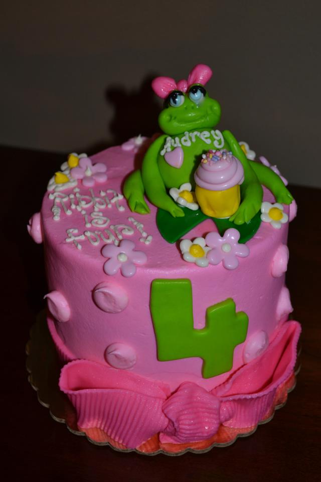 Leah's Sweet Treats: Frog Cake