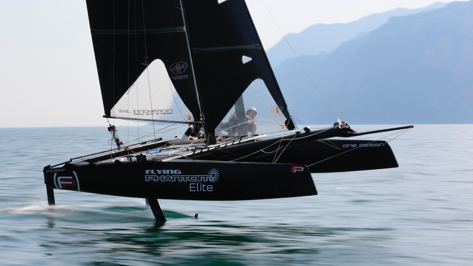 Flying Phantom | XS Sailing