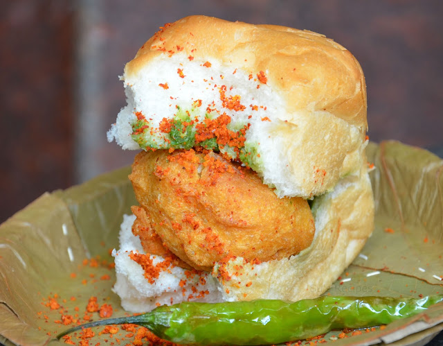 Su's Recipes: A Classic Mumbai Style Vada Pav