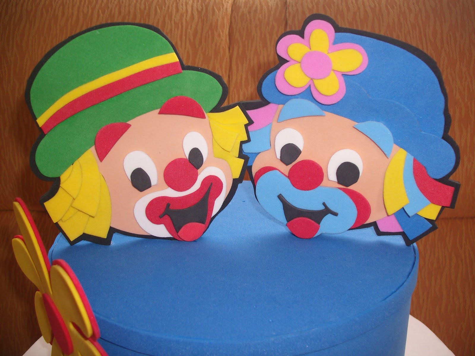 ELI ARTE EM E.V.A: BOLO FALSO PATATI PATATÁ