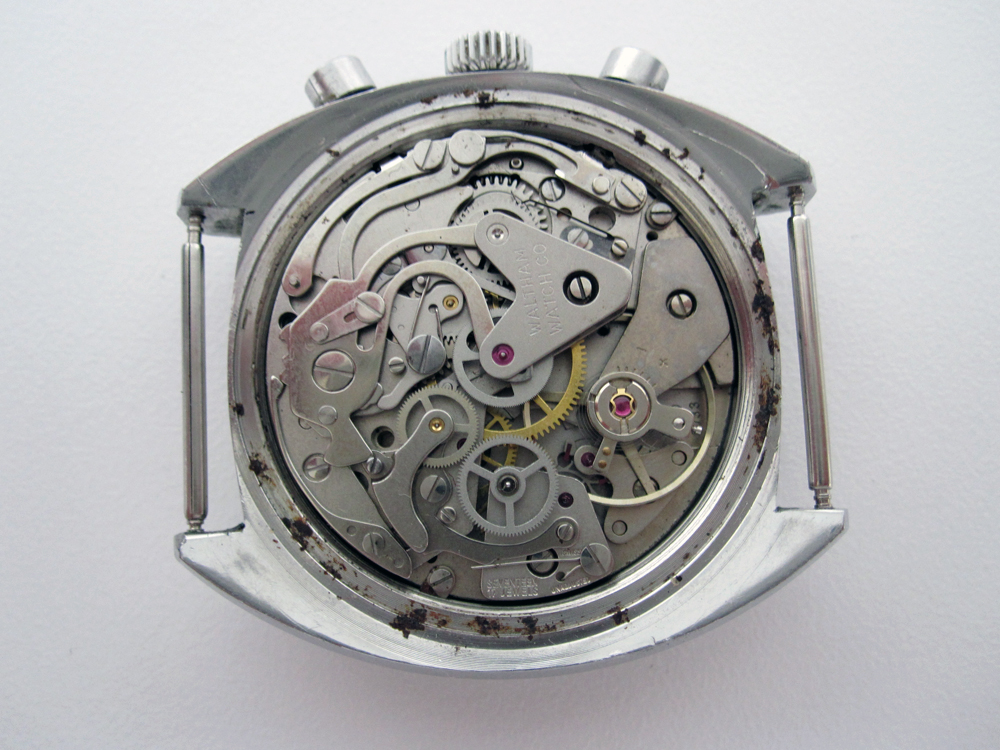 Vintage chronographs: 1970's Waltham chronograph with Valjoux 7733 movement