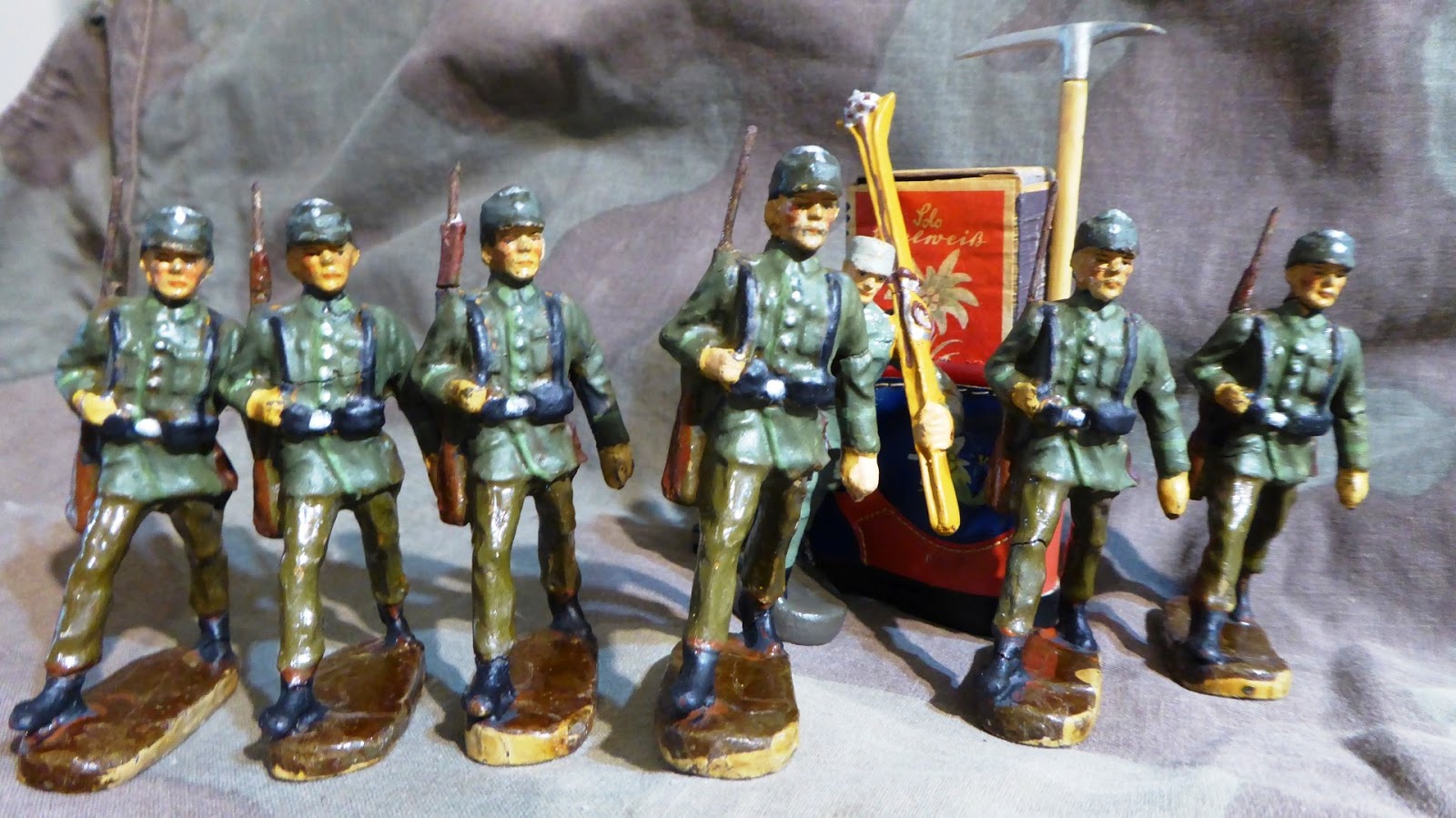 Toy soldiers and real battles: Edelweiss gebirgsjäger - 1st Mountain ...