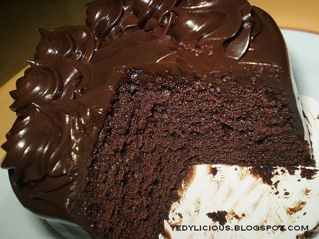 Tablea Cake by Tsoko Nut Batirol | YedyLicious Manila Food Blog in the ...